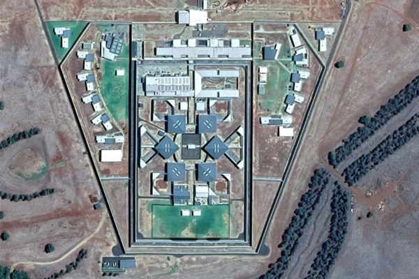 Maximum security inmates escape onto prison roof – 2GB