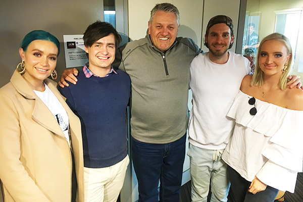 Aussie band Sheppard perform live in studio – 2GB