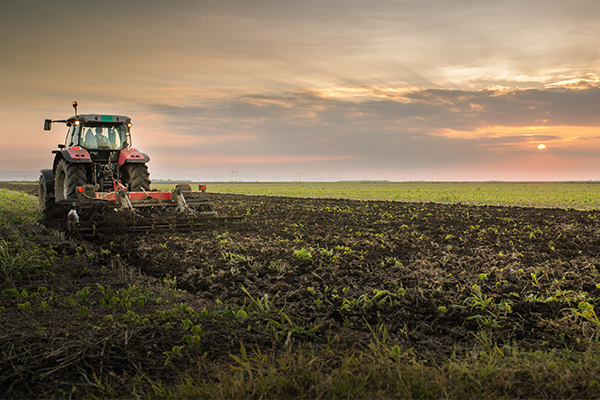 'Shocked' Environment Minister visits farmers affected by harsh land ...