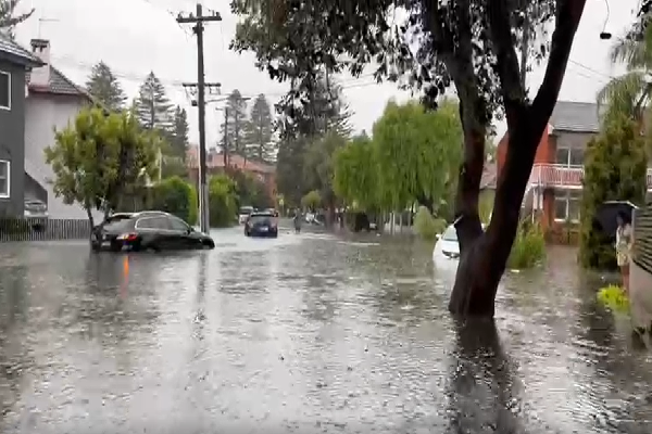 Hundreds of flood rescues in Sydney as wild weather hits