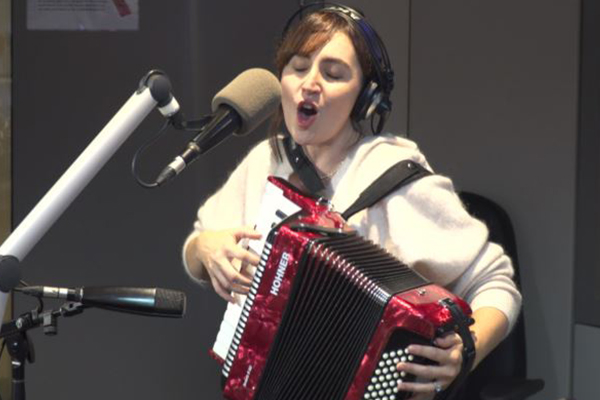 WATCH | French-Australian musician's incredible in-studio performance