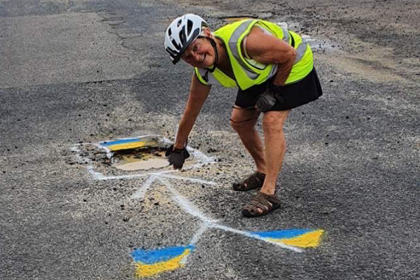 Central Coast's 'pothole warrior' innovative idea to warn motorists of ...