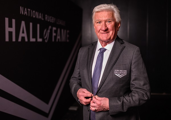 Tributes flow for Ray Warren after announcing retirement