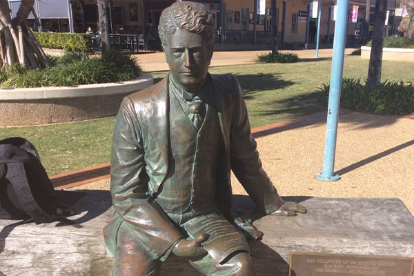 Edmund Barton statue to remain following pushback from David Elliott
