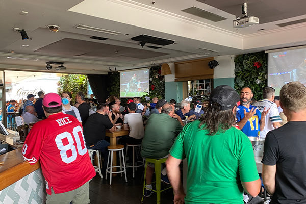 'Insane' atmosphere as Super Bowl fanfare across Sydney heats up