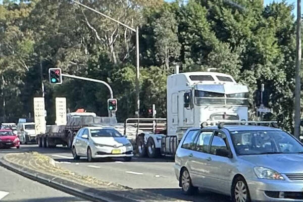 'Another Cowboy Truckie!': Trailer comes unhitched at Pennant Hills Road