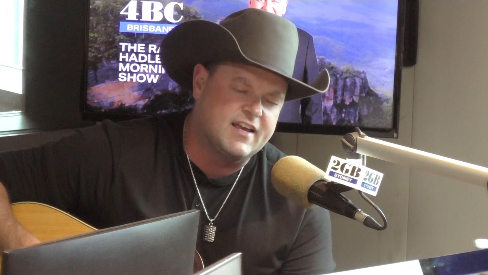 Gord Bamford LIVE performance and interview