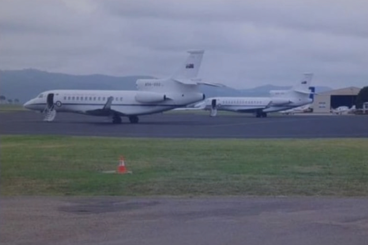 ‘2 planes, 1 photo op’ - PM slammed over scandal involving separate jets