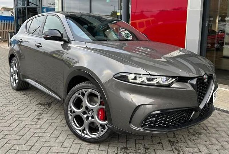 Alpha Romeo's Tonale plug-in Hybrid PHEV SUV - $20 000 price lift a ...