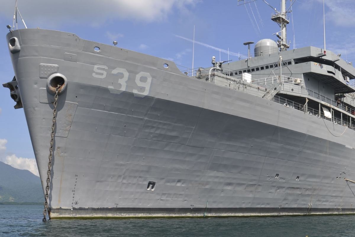 Monster US Navy vessel arrives in Sydney