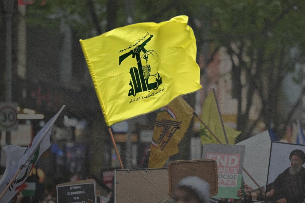 ‘Jail them’ - Pressure builds on protesters flying terror flags